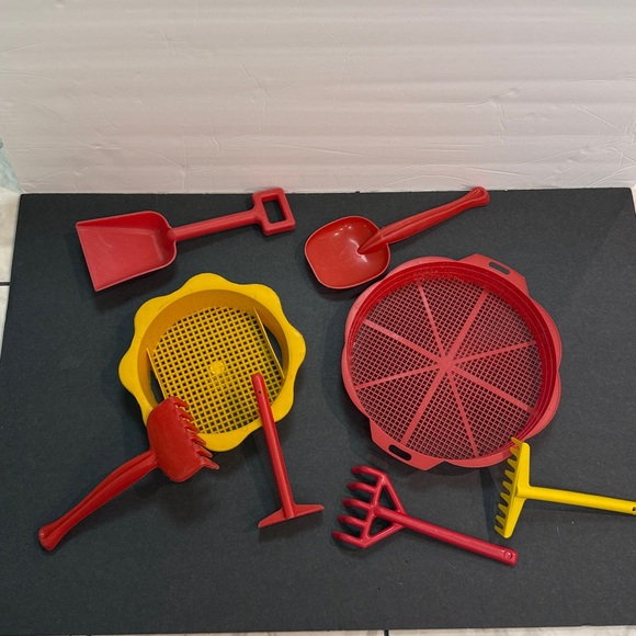 Vintage America | Toys | Vintage 7s 80s Beach Sand Toys Red And Yellow ...